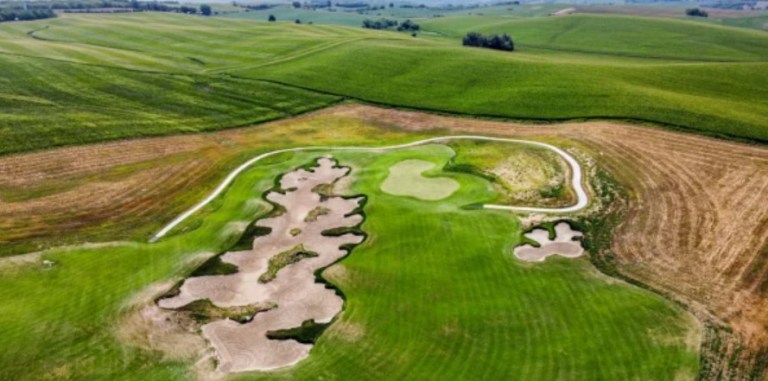 Discover the Unconventional Beauty of Red Feather Golf and Social Club ...