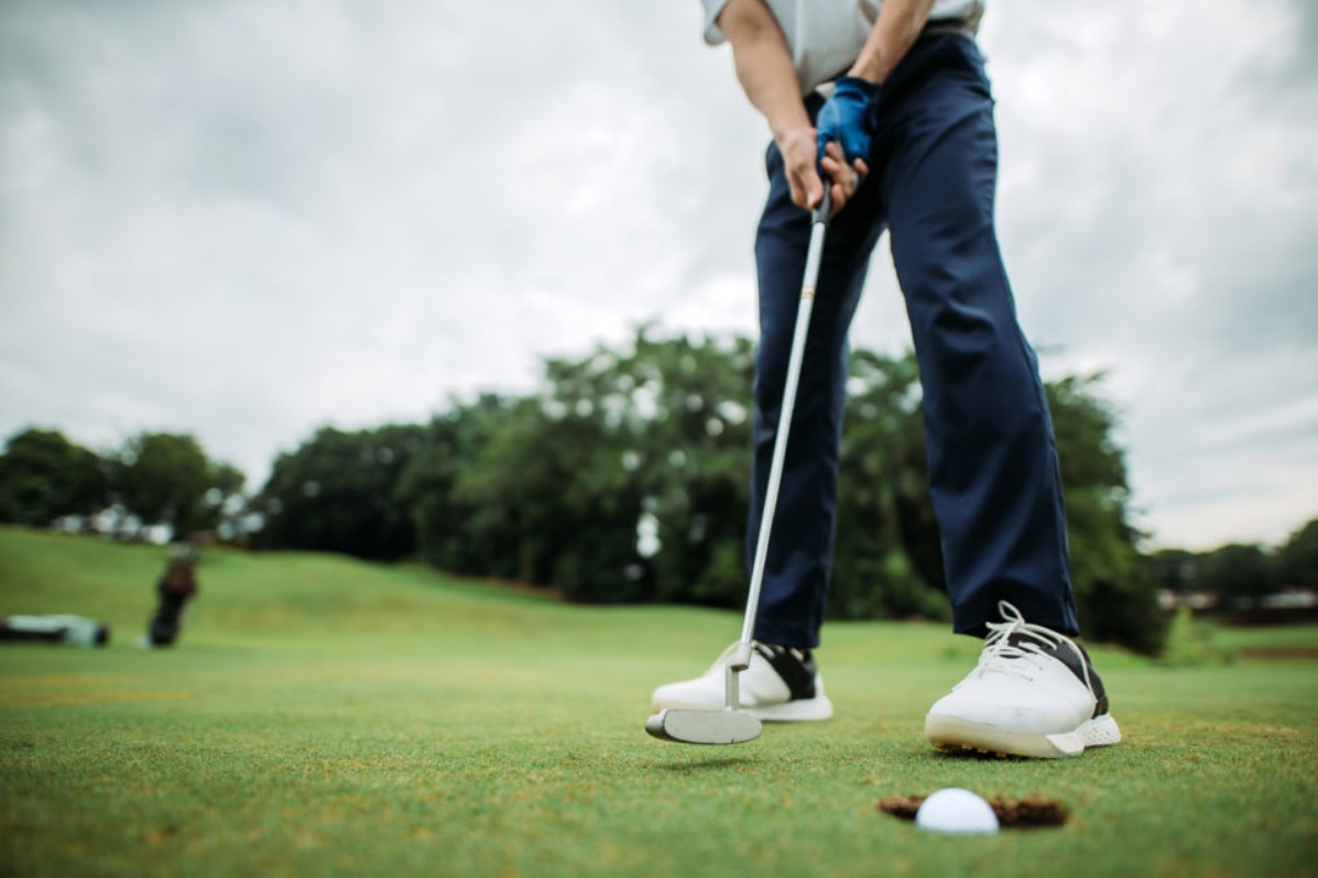 Mastering Feet Alignment: The Key to Enhancing Your Golf Swing and ...